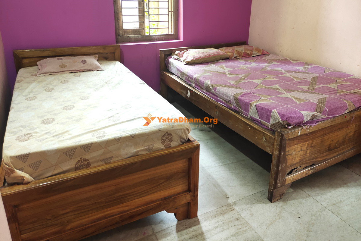 Golak Dham Bhakta Niwas Puri - Book Room at Rs. 900 Dharamshala Booking