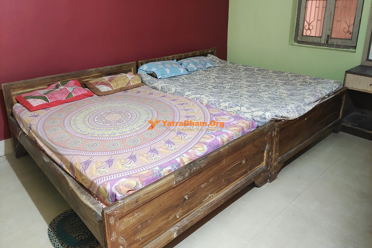 Golak Dham Bhakta Niwas Puri - Book Room at Rs. 900